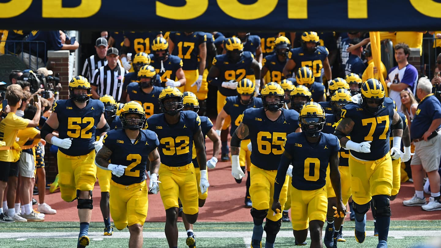 Michigan Football To Receive $14 Million Locker Room Renovation ...