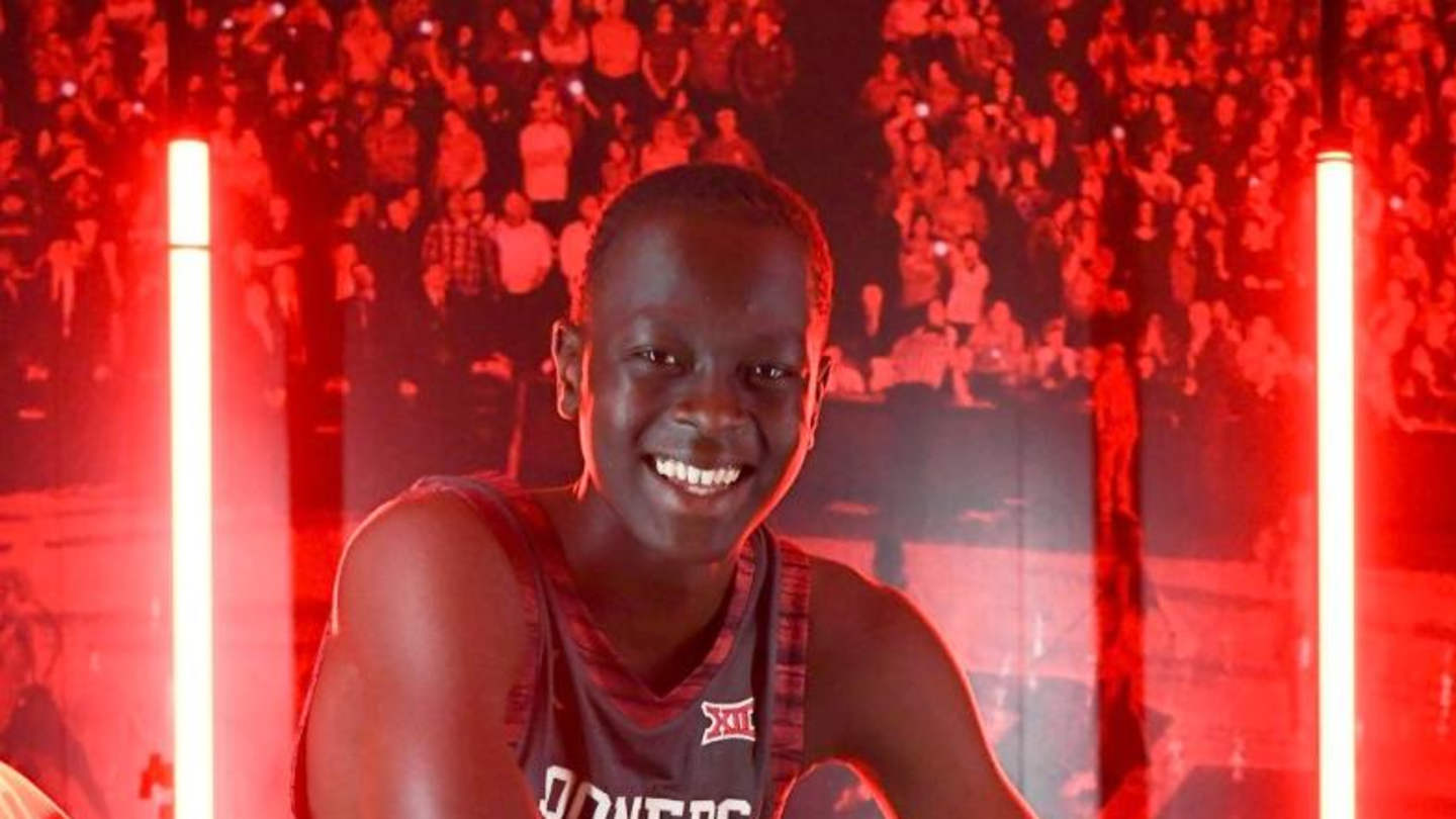Oklahoma Signs 4-Star Forward Kuol Atak - Sports Illustrated Oklahoma ...