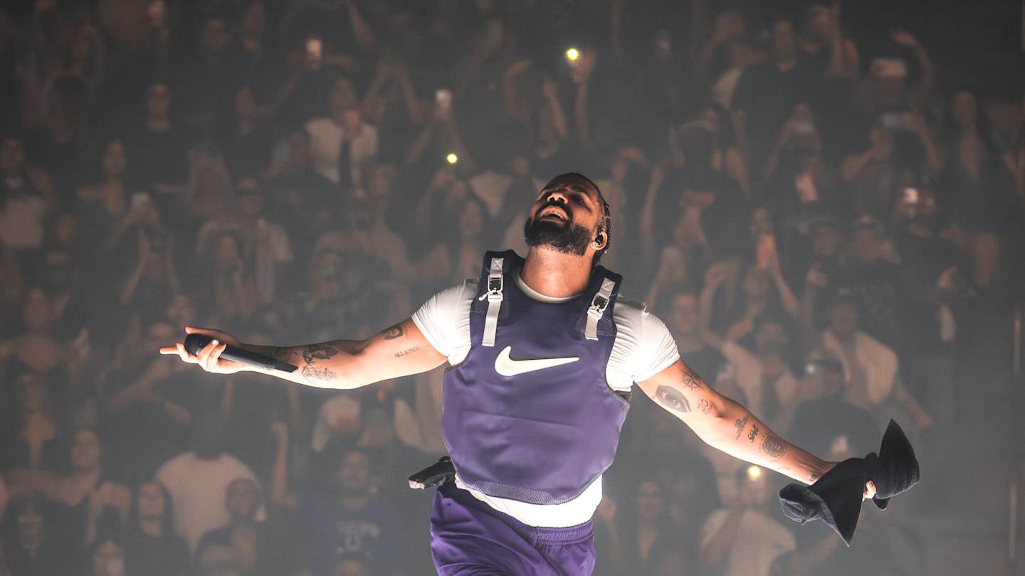 Drake Wears Devin Booker's First Signature Sneaker in Arizona - Sports ...