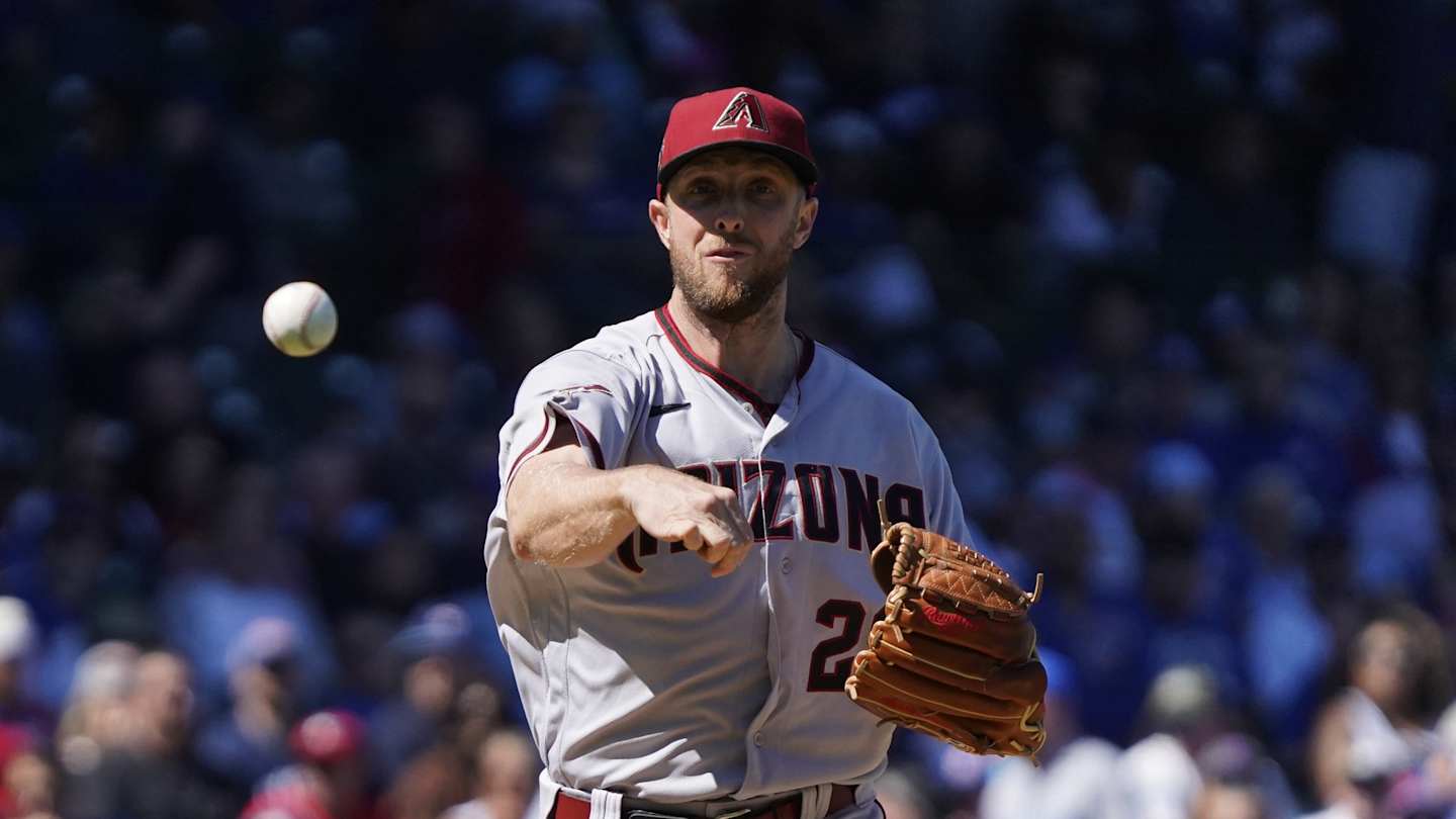 Diamondbacks Outlast Cubs, Win 3-2 in 10 Innings - Sports Illustrated ...