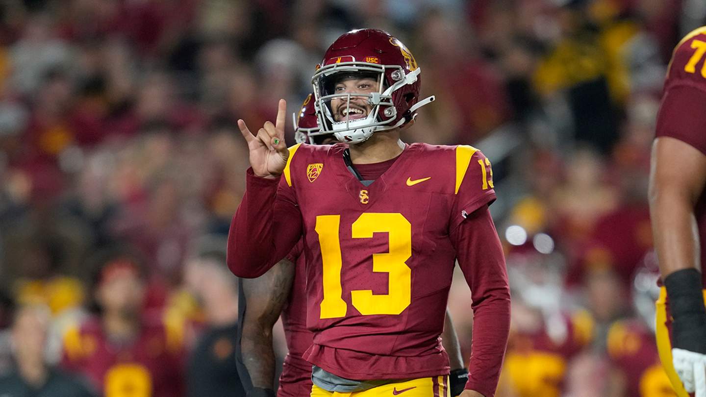 Caleb Williams Adds Another Unbelievable Throw to Growing Highlight ...