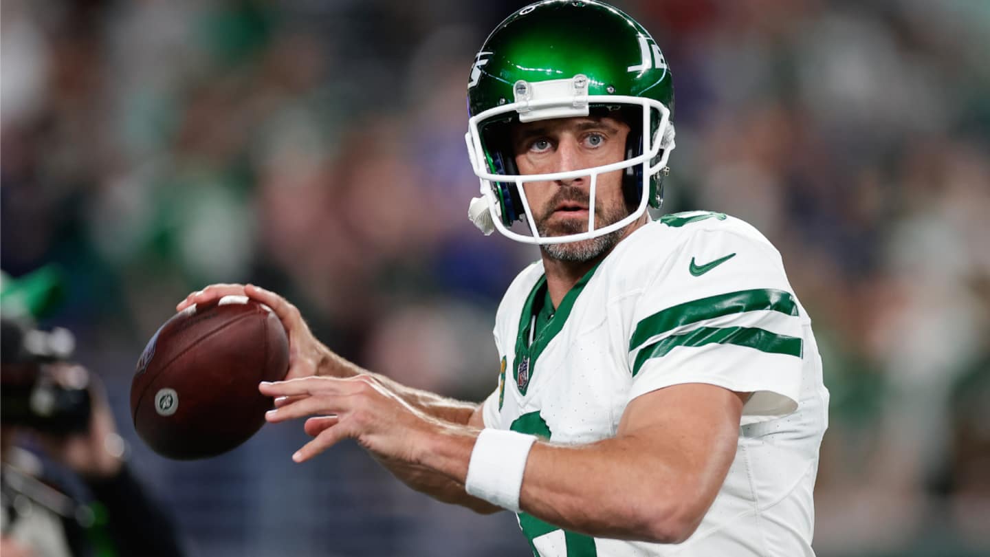 Jets’ Aaron Rodgers Leaves With Injury Early in First Quarter vs Bills ...