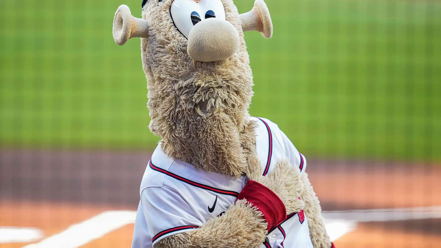 WATCH: Brian Snitker's grandson Hank has the best reaction to meeting ...