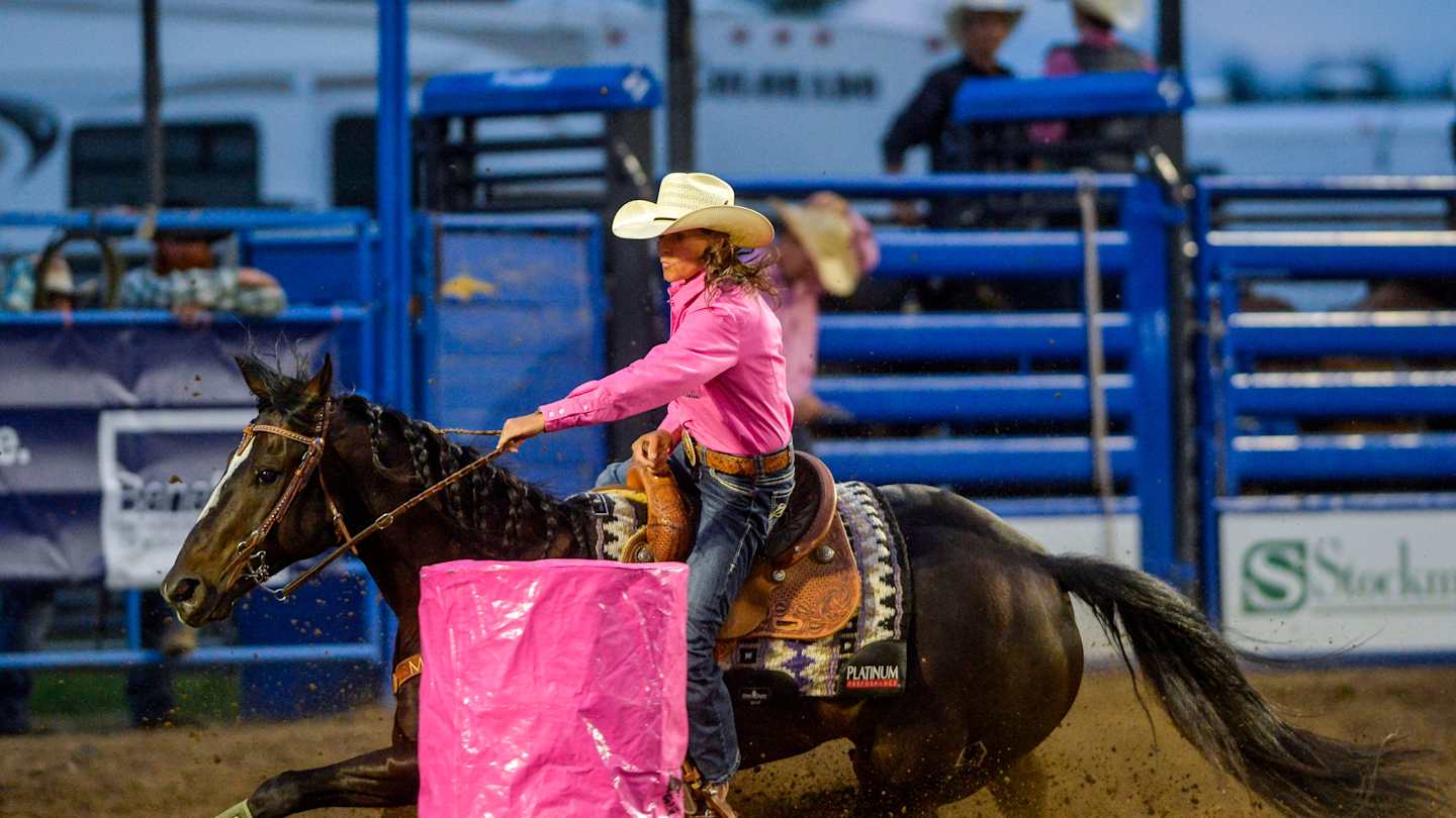 Pendleton Friday Barrel Racing Results, Who is Going to the Finals ...