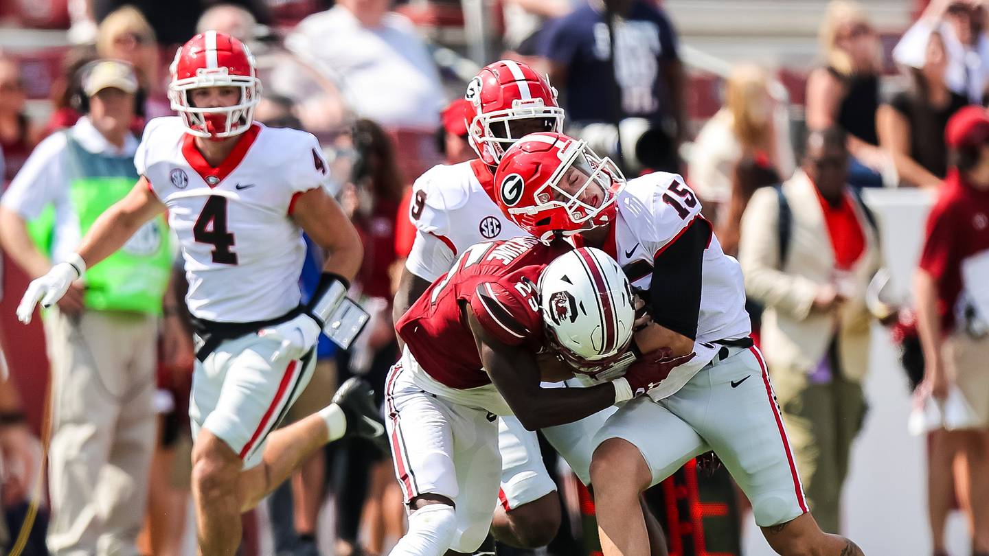 South Carolina Gamecocks Playing Georgia Bulldogs On CBS - Sports ...