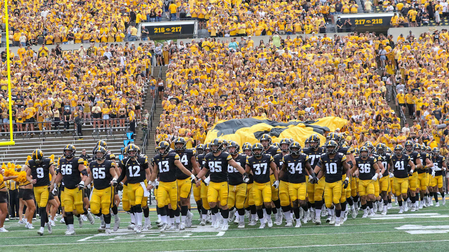 HN Podcast - Monday Update - Sports Illustrated Iowa Hawkeyes News ...