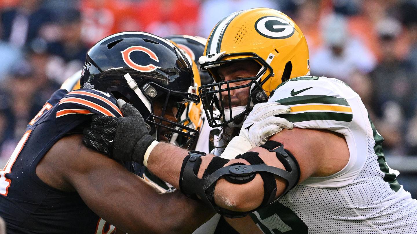 Packers Won’t Wait for Bakhtiari’s Knee to Heal - Sports Illustrated ...