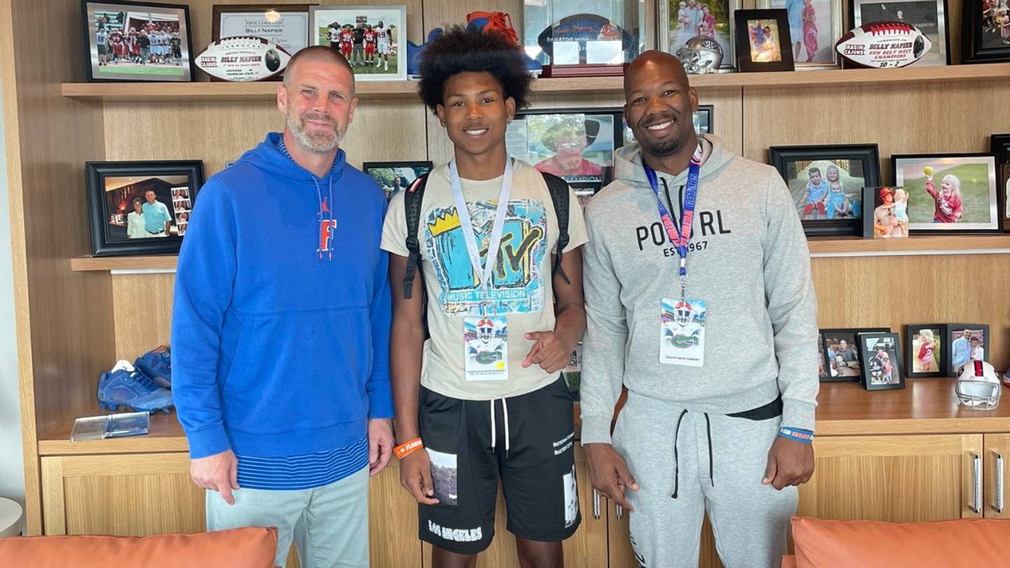 2025 WR Naeshaun Montgomery Names Gators to Top 10 - Sports Illustrated ...