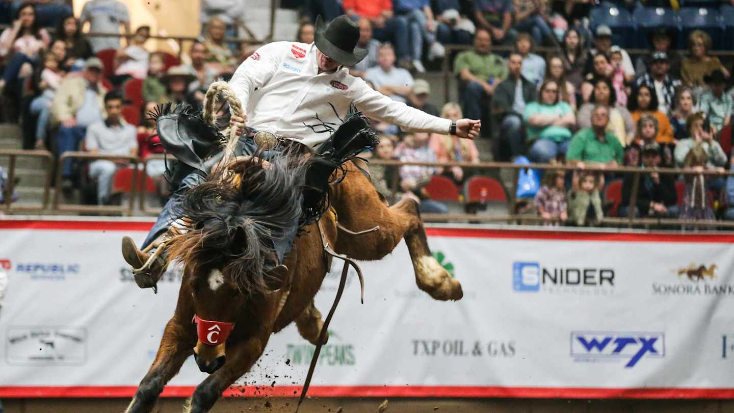 Crawling From The Back, Bronc Riders Take Texas Circuit Finals NFR PRCA ...