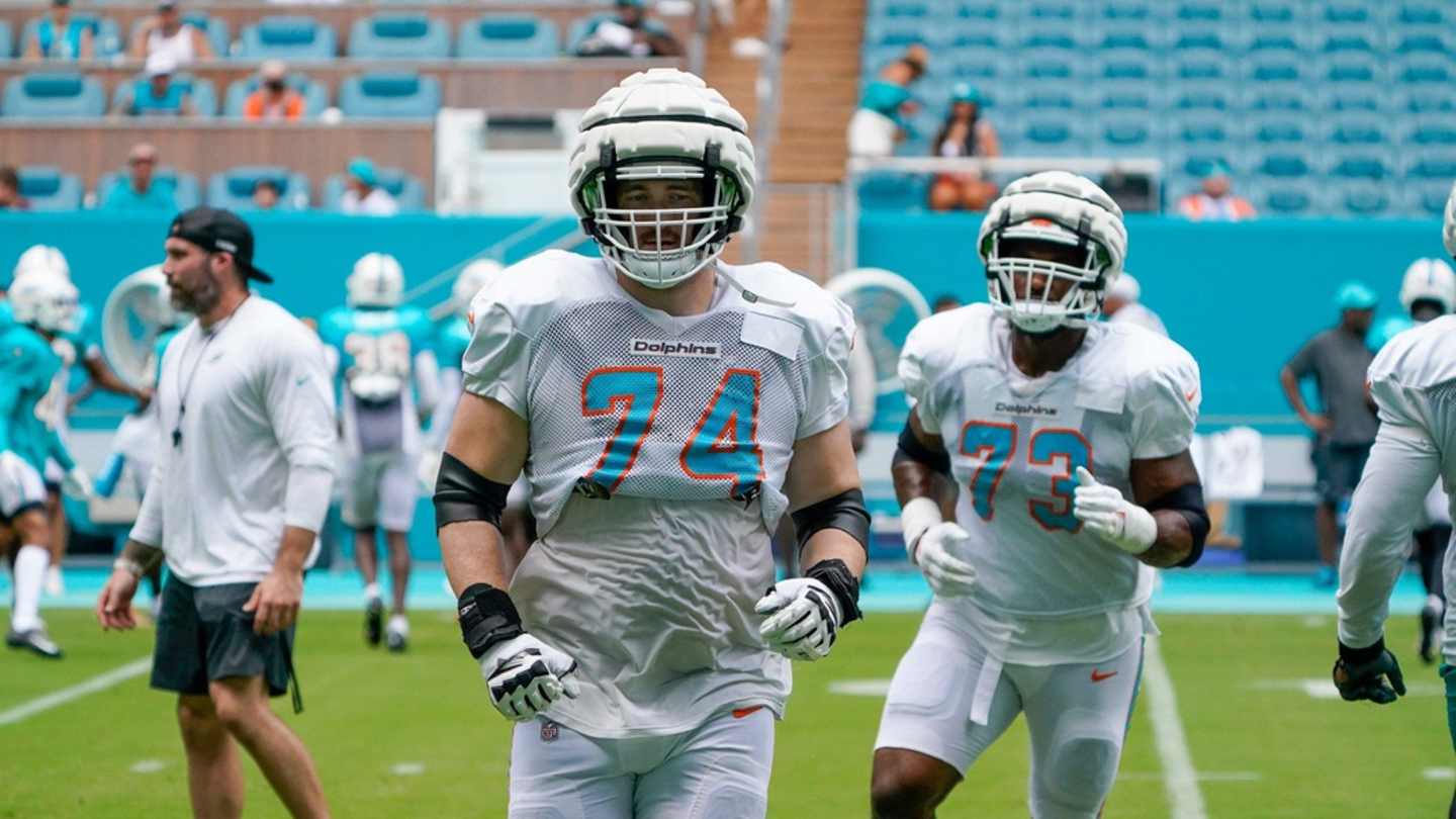 Miami Dolphins might be forced to play without center Connor Williams ...