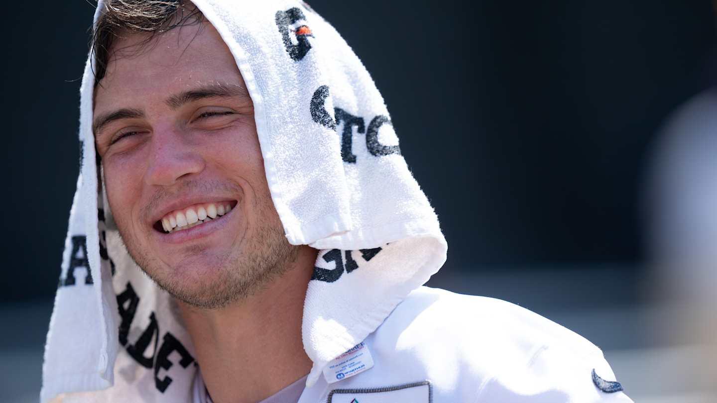 Tennessee Titans Expected to Get WR Kyle Philips Back at Practice ...