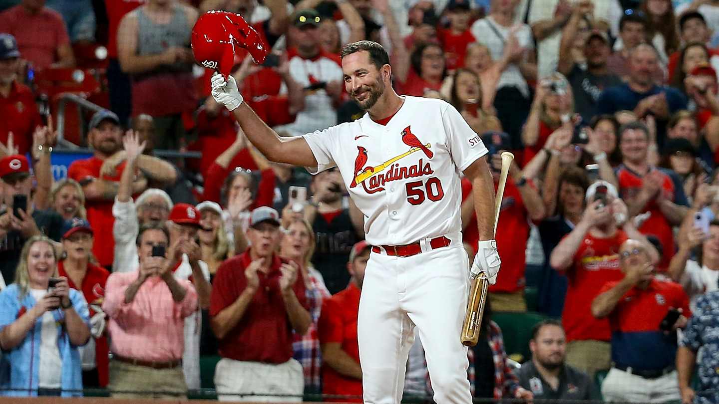 Cardinals’ Adam Wainwright Takes Final At-Bat in Front of Home Crowd in ...