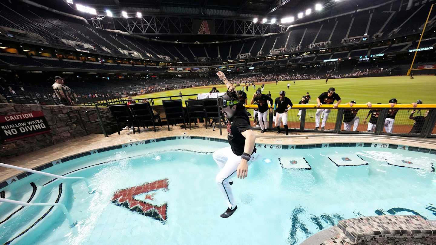 Dodgers NLDS: Diamondbacks Crew Seen Prepping Chase Field Pool for ...