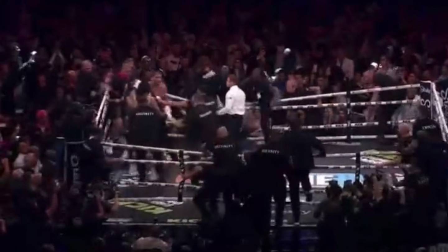 VIDEO: Dillon Danis Disqualified In Logan Paul Fight For Bizarre ...