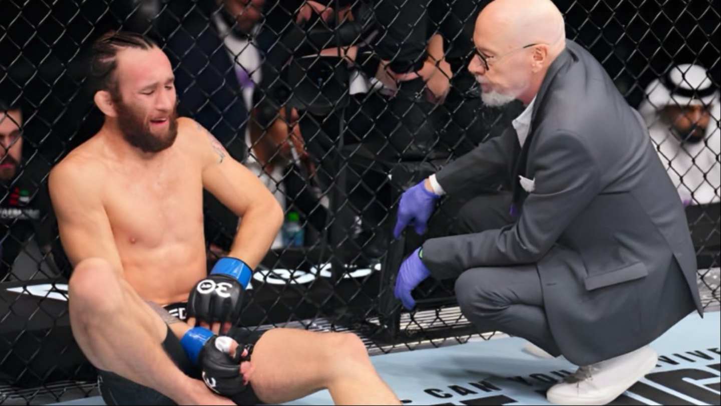 VIDEO: UFC 294 Fight Ends With Devastating Groin Strike, Octagon Doctor ...