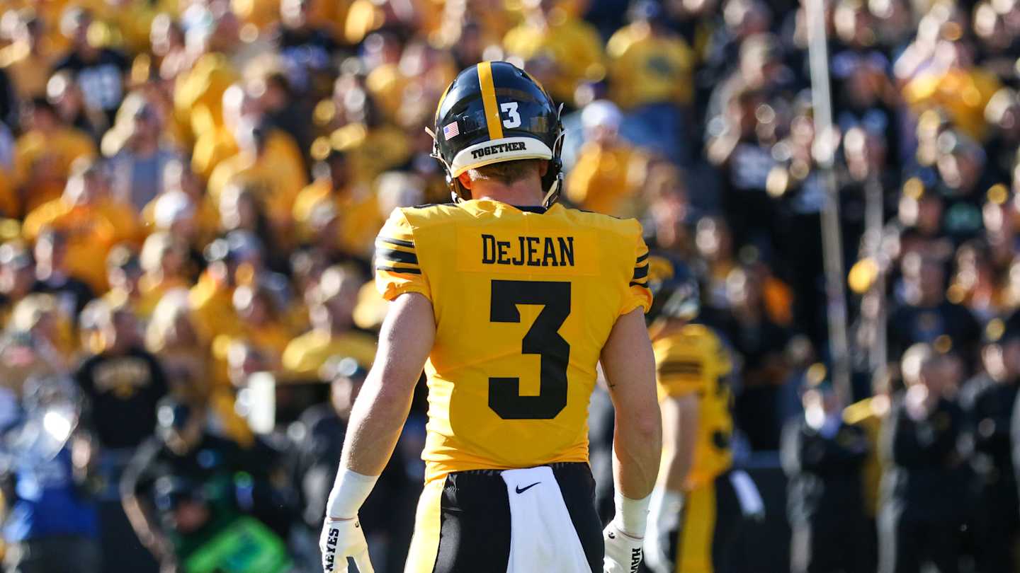 Hawkeyes Cry Foul on Critical Late Call - Sports Illustrated Iowa ...