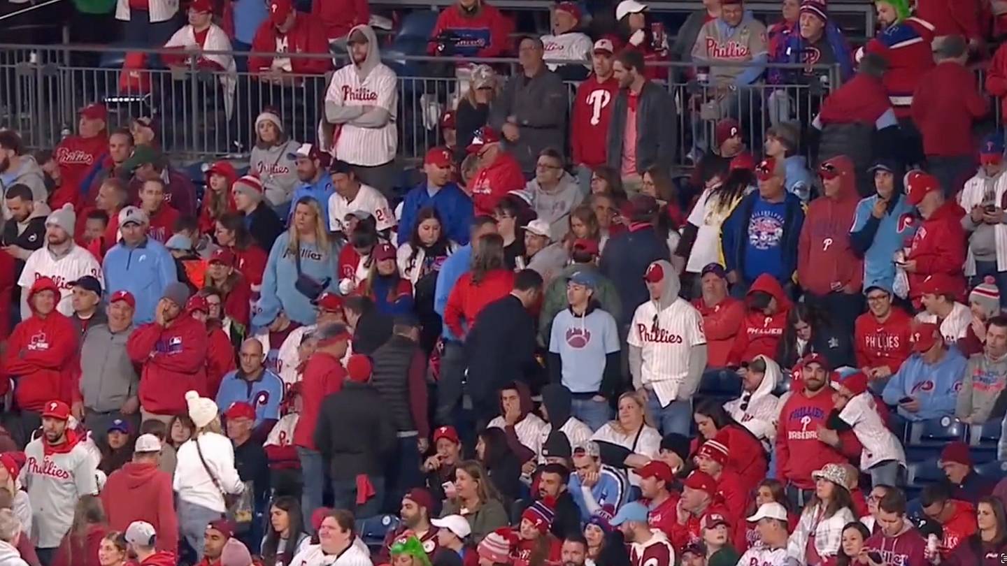 Frustrated Phillies Fans Were Seen Leaving Game 6 of NLCS in Droves ...