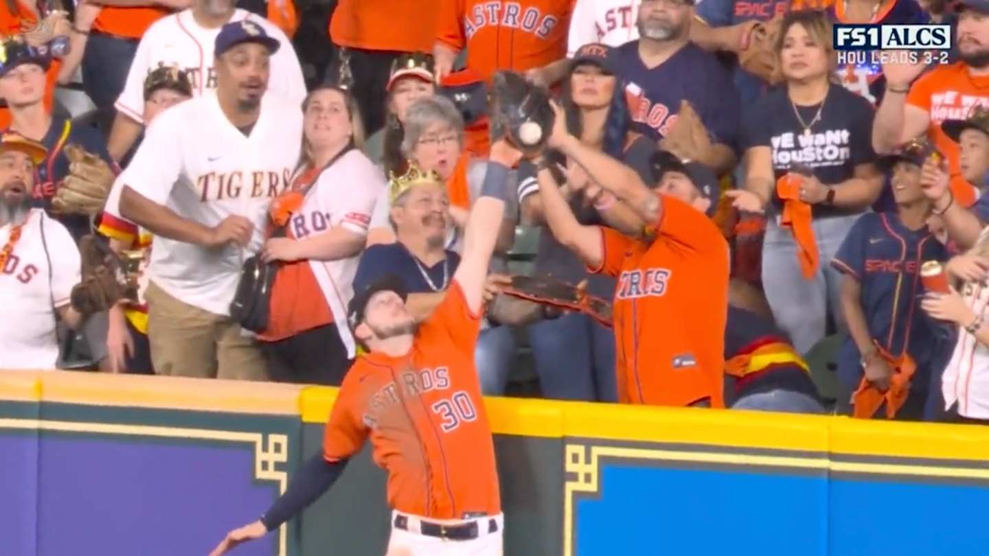 Kyle Tucker Made the Coolest Home Run Robbery and It Didn’t Matter One ...