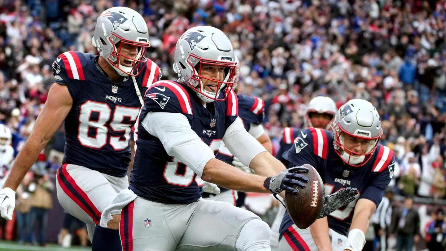 NFL Expert Suggests Shocking Patriots Trade Deadline Deal - Sports ...