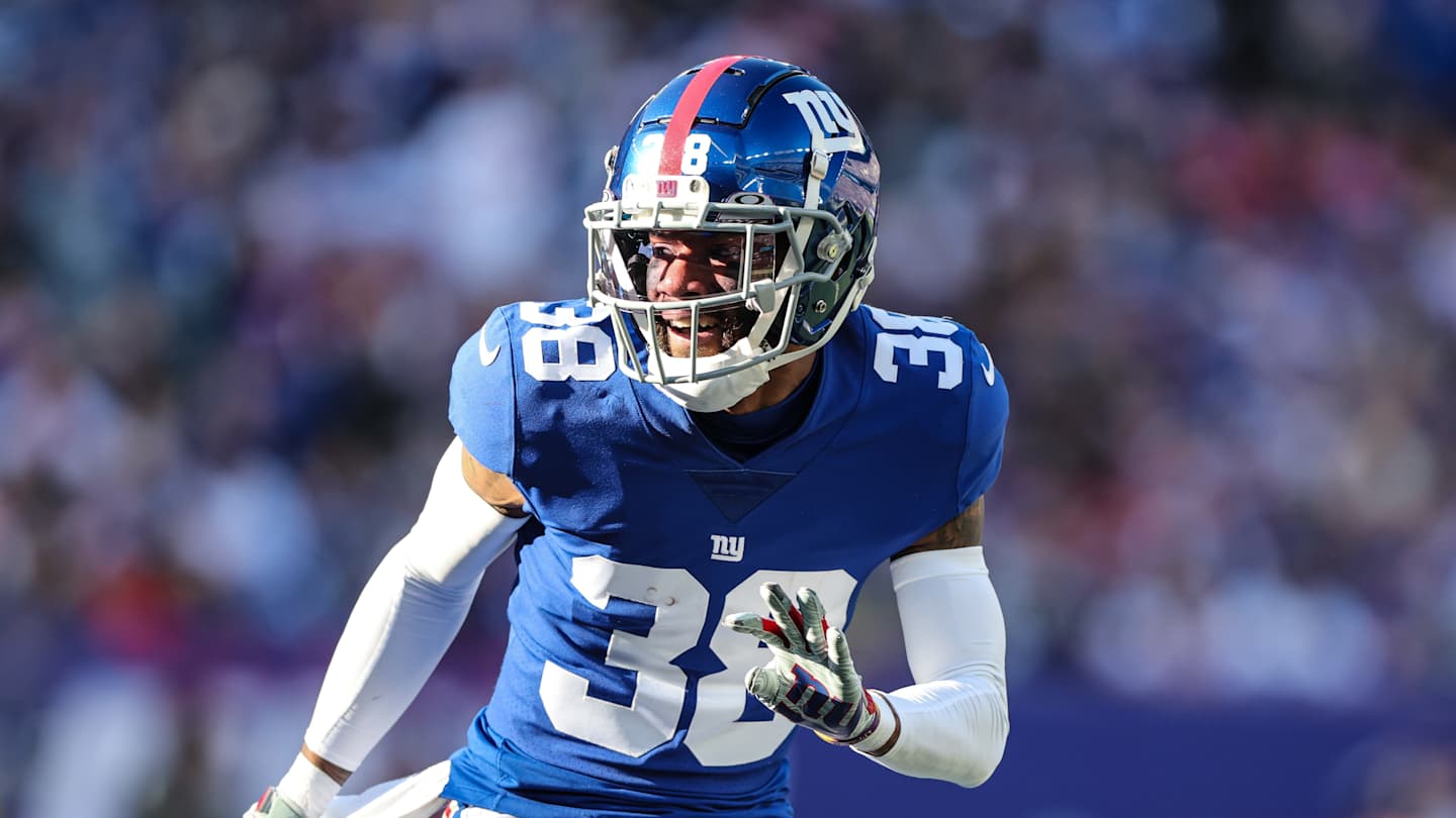 Short on Cornerbacks, Packers Sign Zyon Gilbert to Practice Squad ...