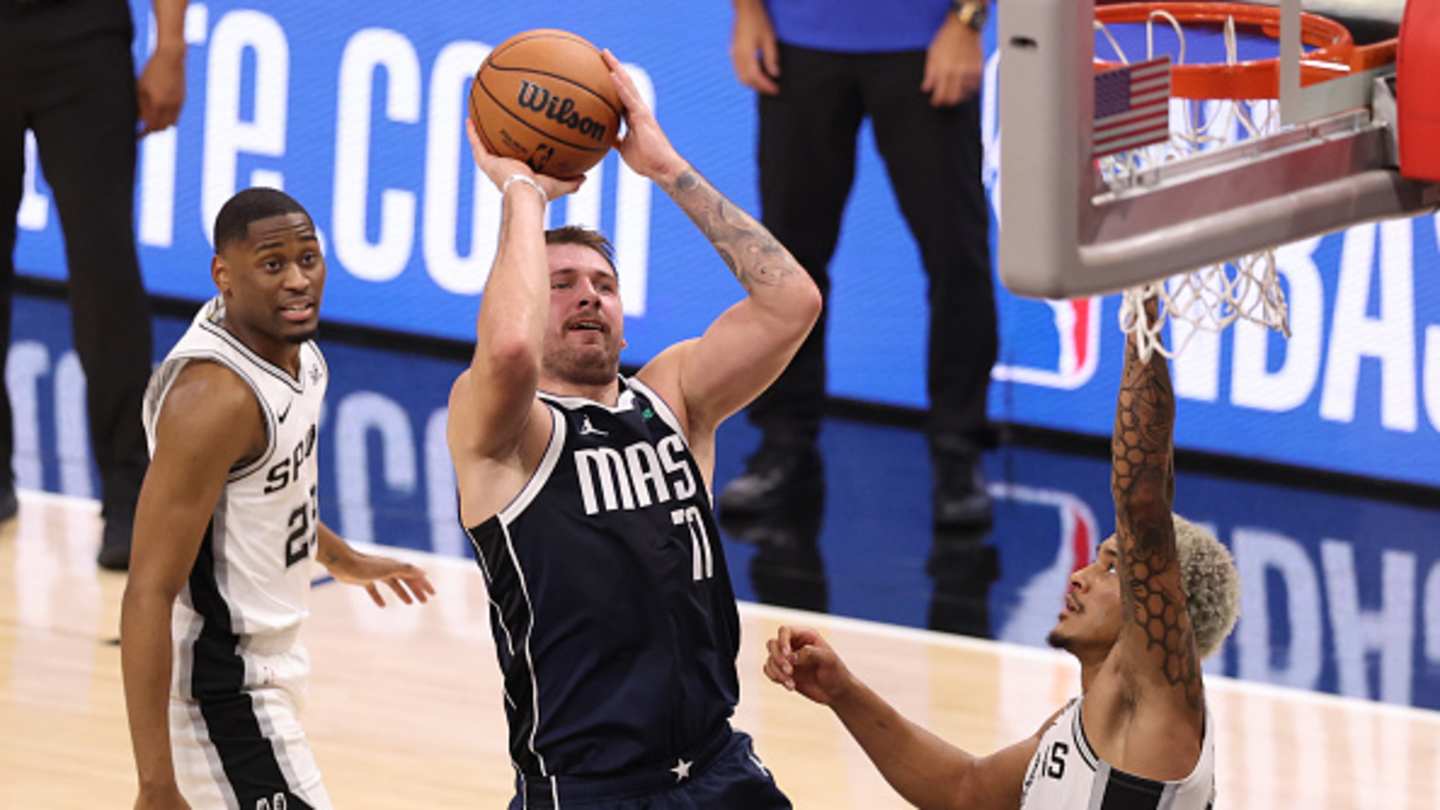 Luka Doncic, Dallas Mavs Spoil Victor Wembanyama's NBA Debut With Win vs. San Antonio Spurs ...