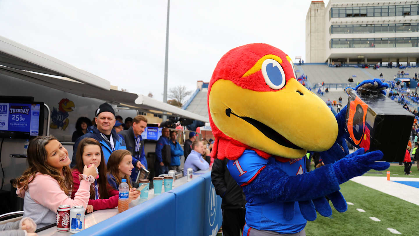 Jayhawks jump back into the Top 25 after latest win - Blue Wings Rising