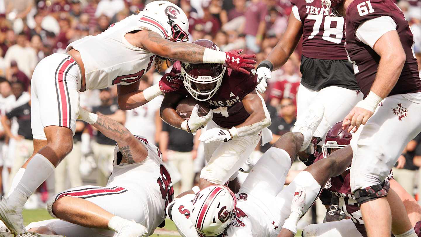 South Carolina Football Unable To Put Together Complete Performance In ...