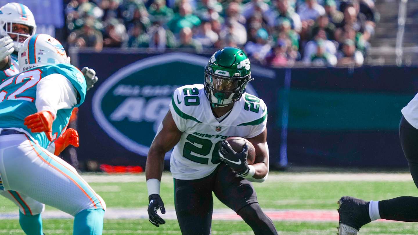 Breece Hall Unhappy over Jets' Monday Night Football Uniform ...