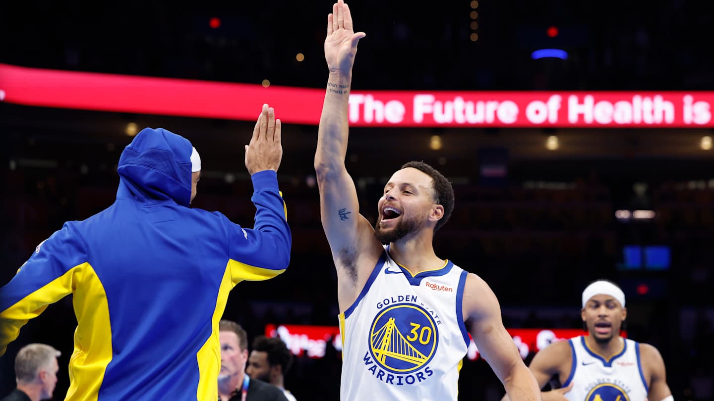 Draymond Green’s Controversial Play at Rim Nearly Ruins Steph Curry Game-Winner - Sports Illustrated