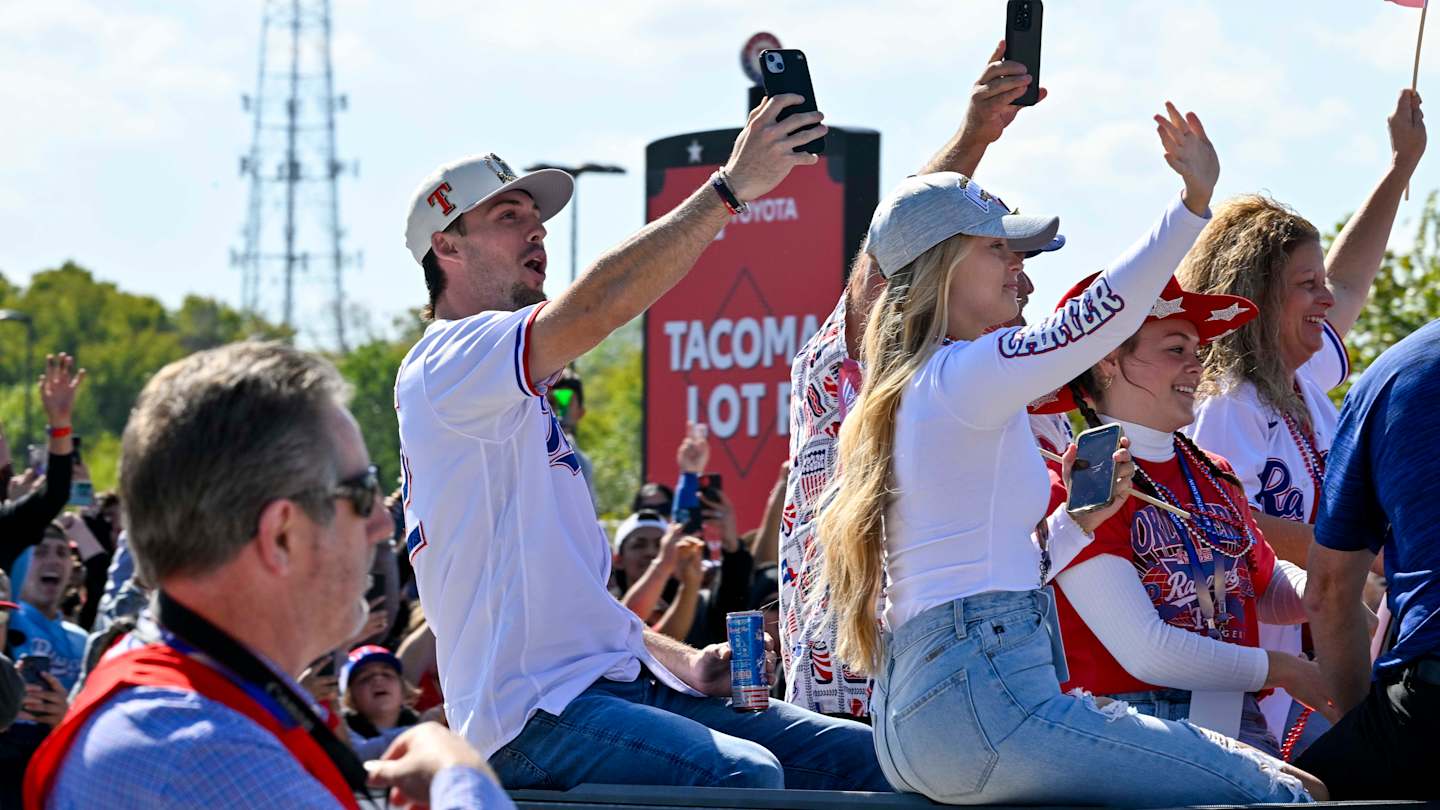 Texas Rangers Rookie Evan Carter 'Spoiled' by World Series Championship ...