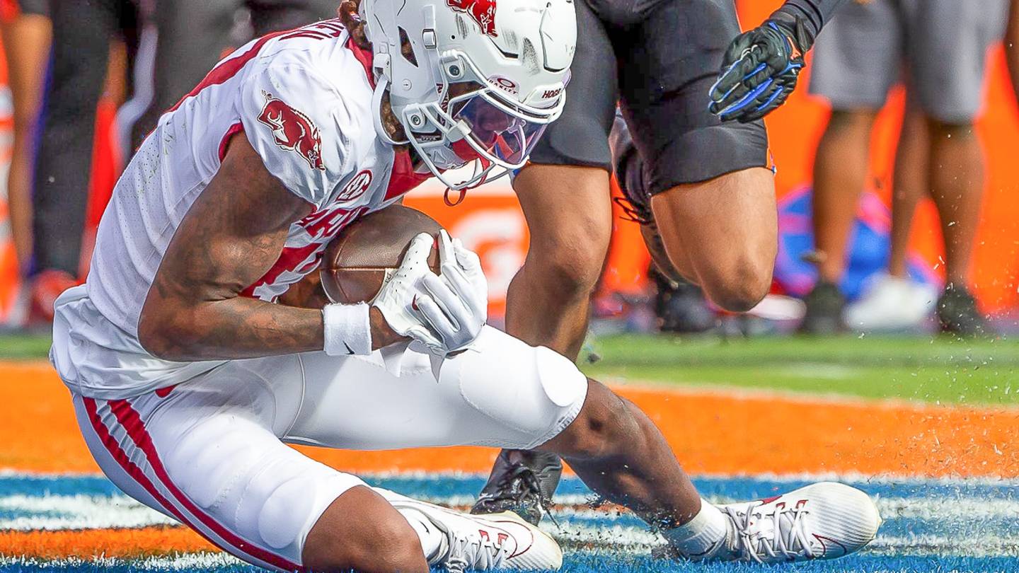 Inexperienced Players Reached Far Beyond Hogs' Offensive Line This Past ...