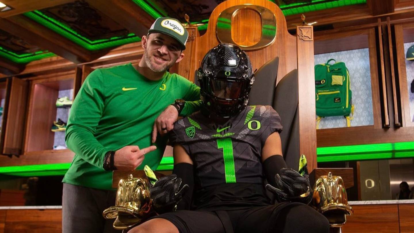Oregon Recruiting: Roger Saleapaga Locks in Oregon Official Visit as ...
