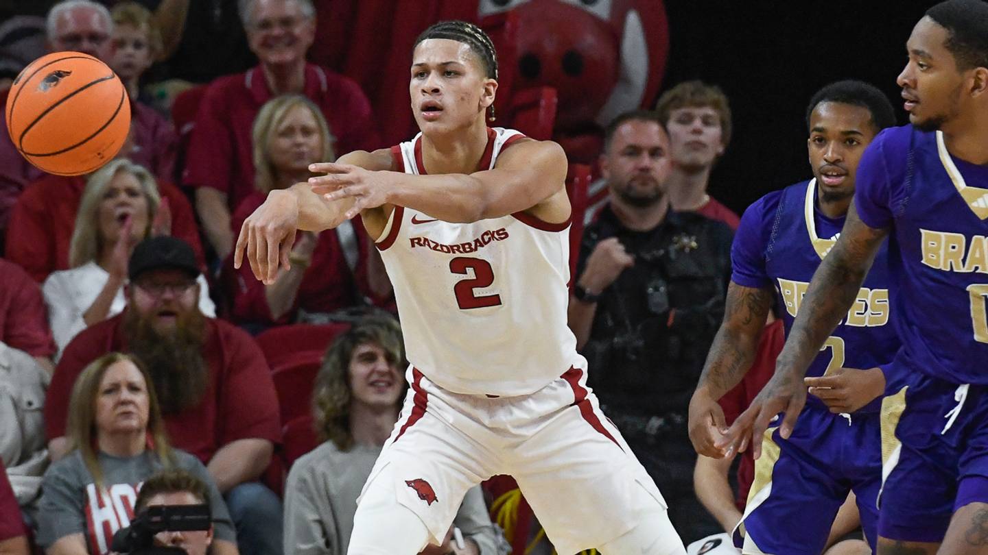 Razorbacks' Trevon Brazile returns with dominating performance - Sports ...