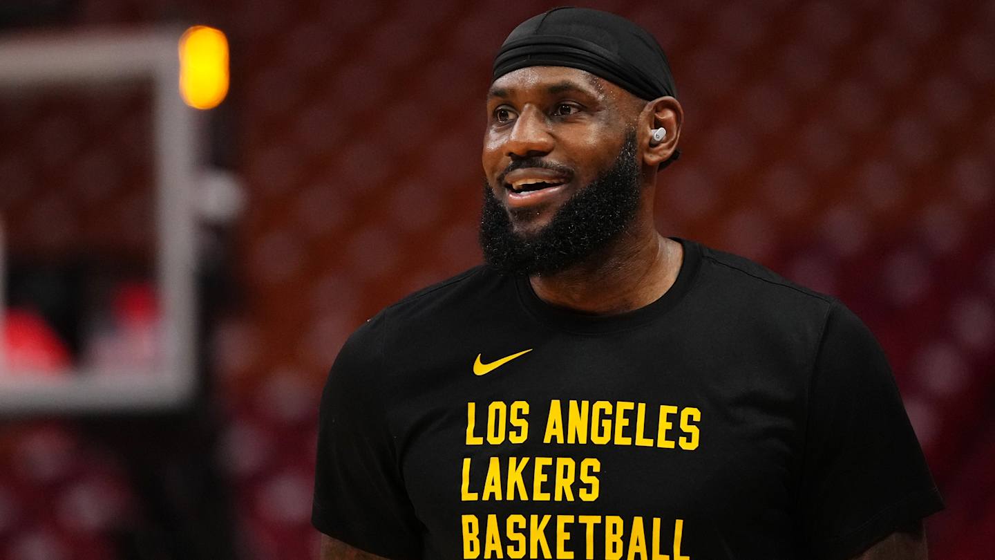 LeBron James Has Pointed Response to NBA on Lakers-Heat Last Two Minute ...