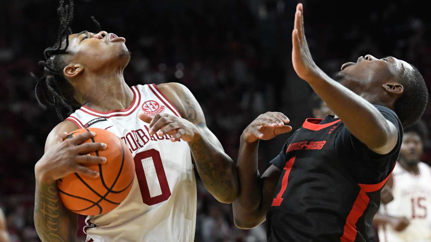 Razorbacks' Khalif Battle didn't take long to get in record books ...