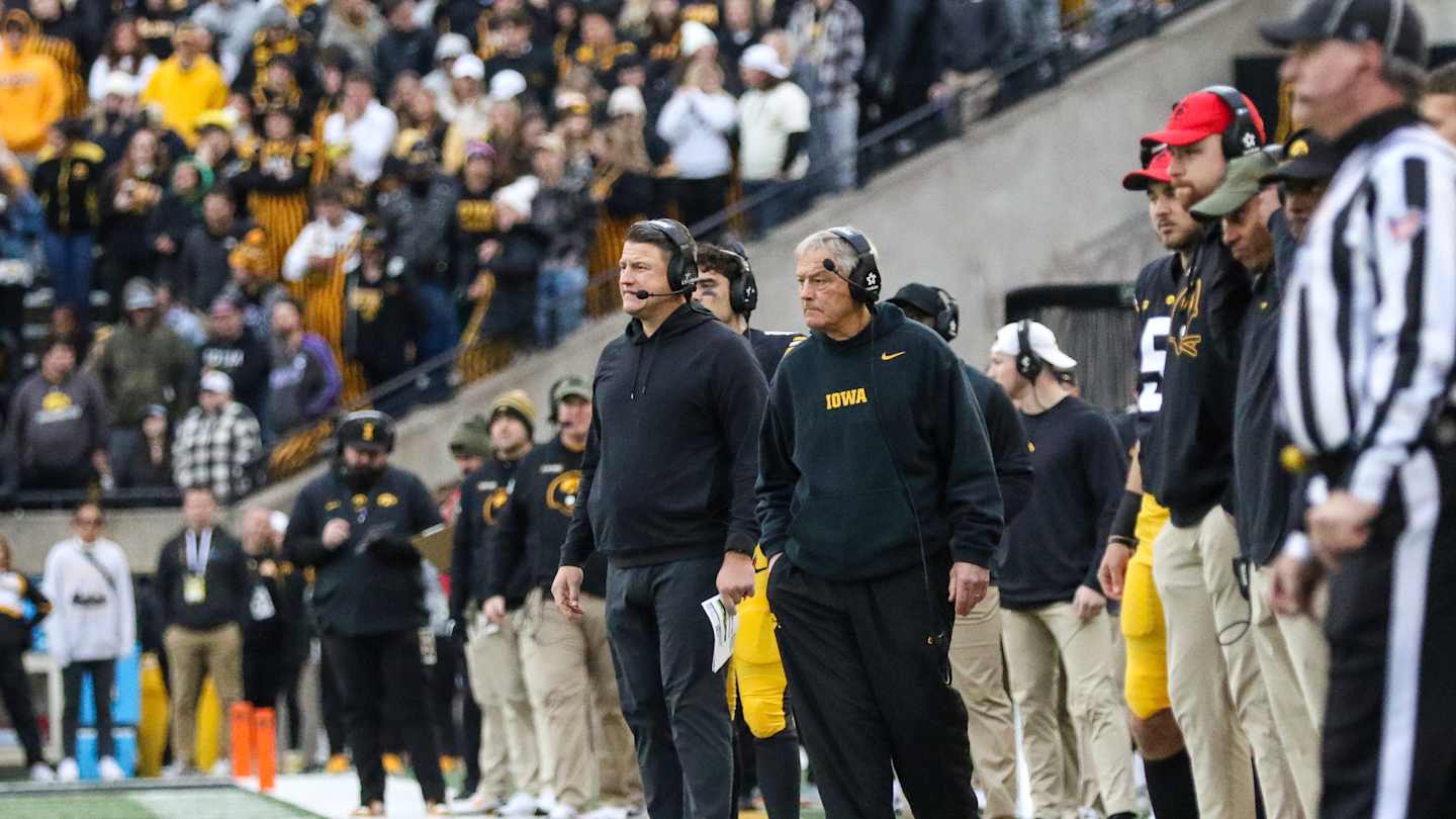 Iowa Targeting January for New OC - Sports Illustrated Iowa Hawkeyes ...