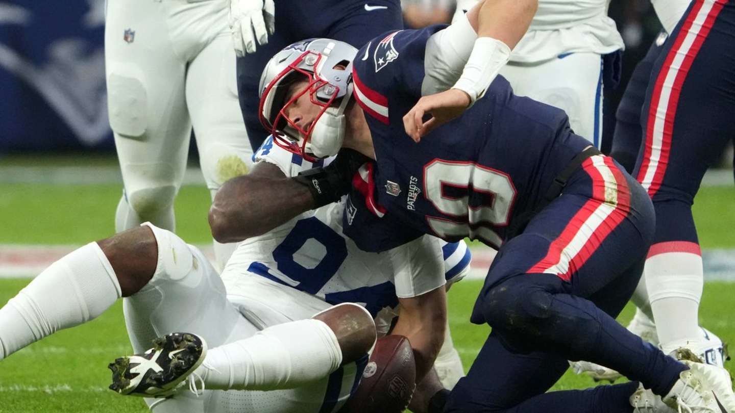 New England Patriots QB Mac Jones Again Disastrous in Loss To ...