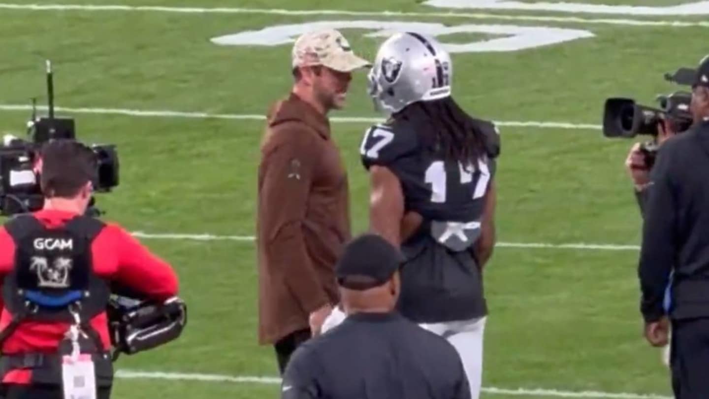 Aaron Rodgers and Davante Adams Had a Heartwarming Reunion Ahead of ‘SNF’ - Sports Illustrated