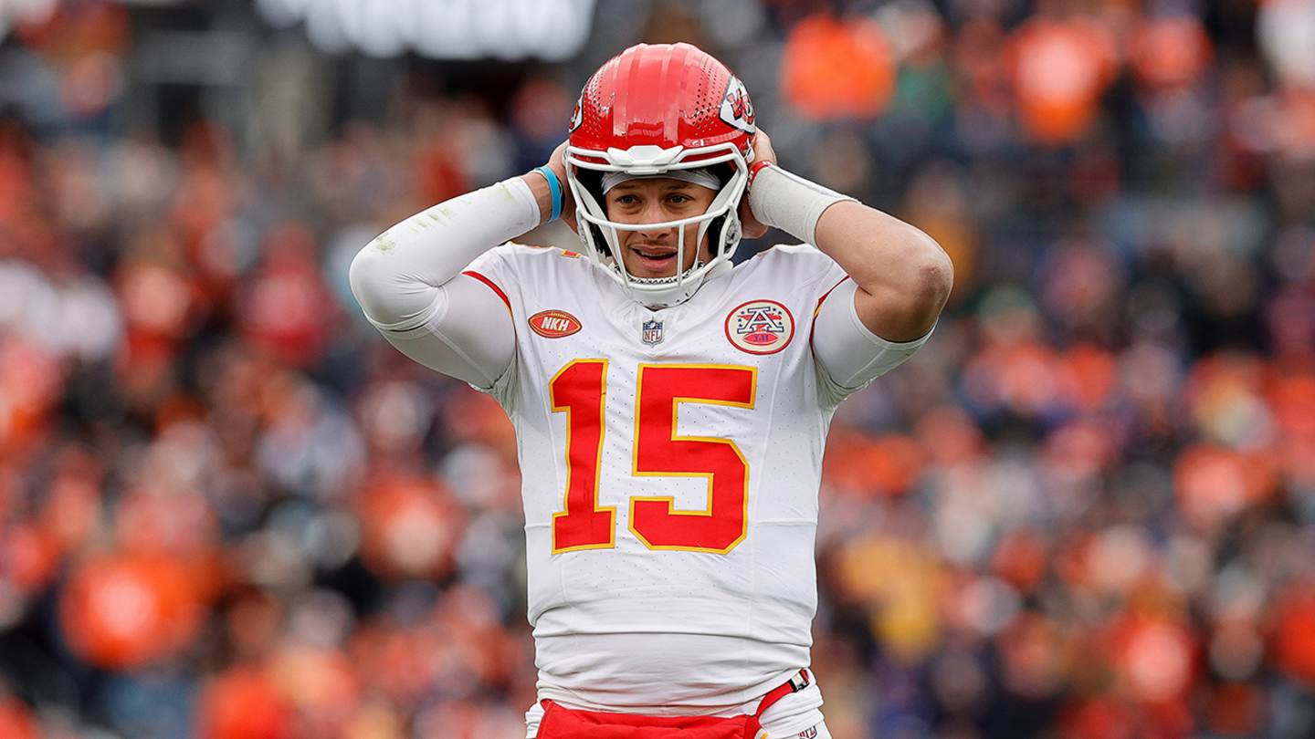 Patrick Mahomes Perfectly Predicted Broncos' Touchdown on Manningcast ...