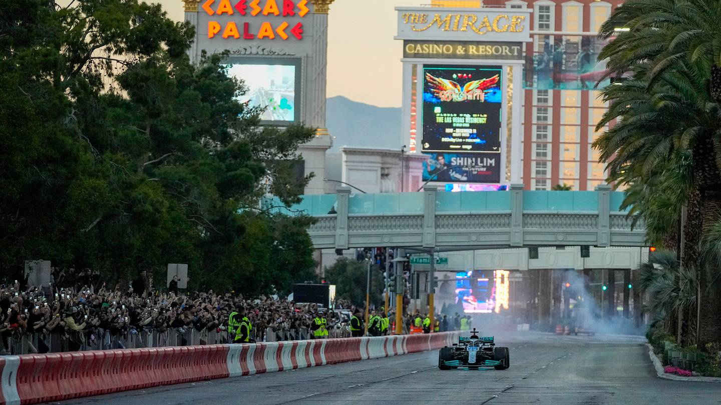 F1 Las Vegas Grand Prix: Take a Video Tour of the Strip Road Course ...