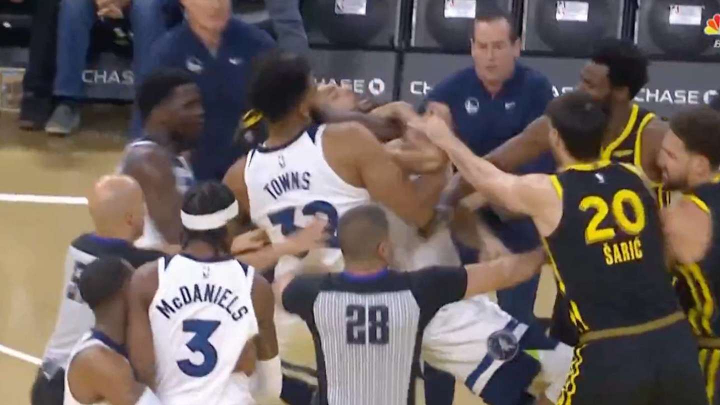 Draymond Green Ejected for Putting Rudy Gobert in a Headlock Before a Point Was Scored - Sports ...