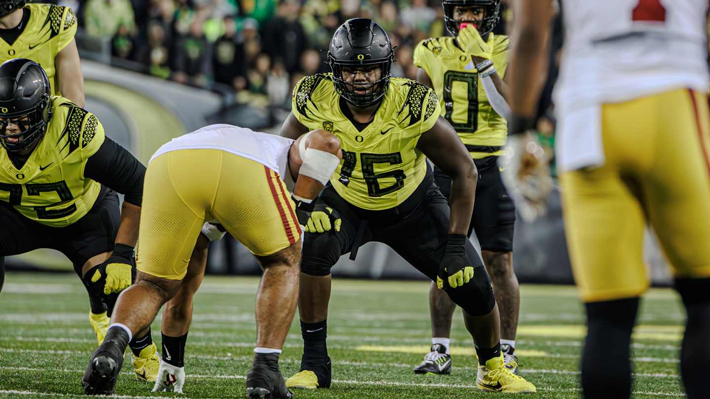 Oregon Football: Oregon Ducks Offensive Line Named Semifinalist for Joe ...