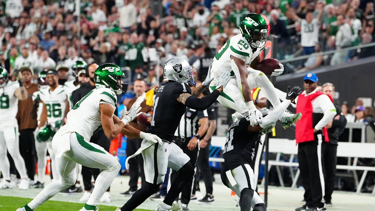 CB Amik Robertson Returns to Practice, Expected to Play - Sports ...