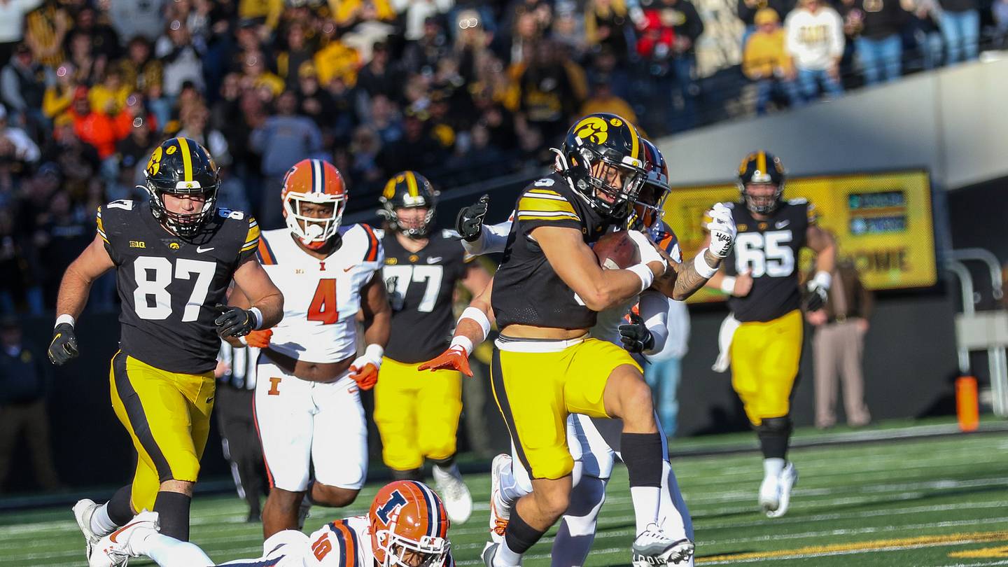 Photo Gallery: Iowa Wins The West - Sports Illustrated Iowa Hawkeyes ...