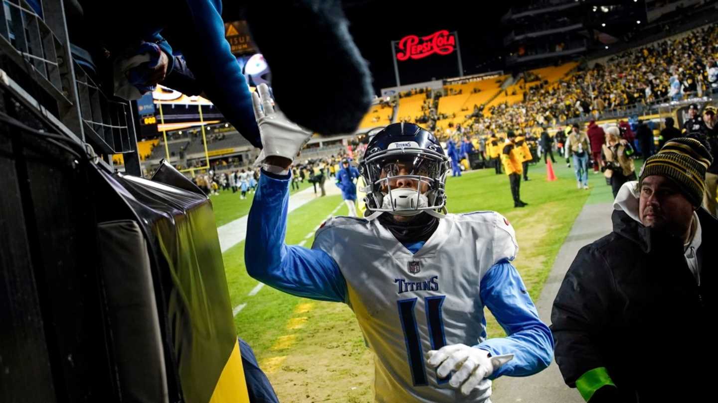 WATCH: Titans WR Chris Moore Takes Reverse for 38 Yards Off Left Edge ...