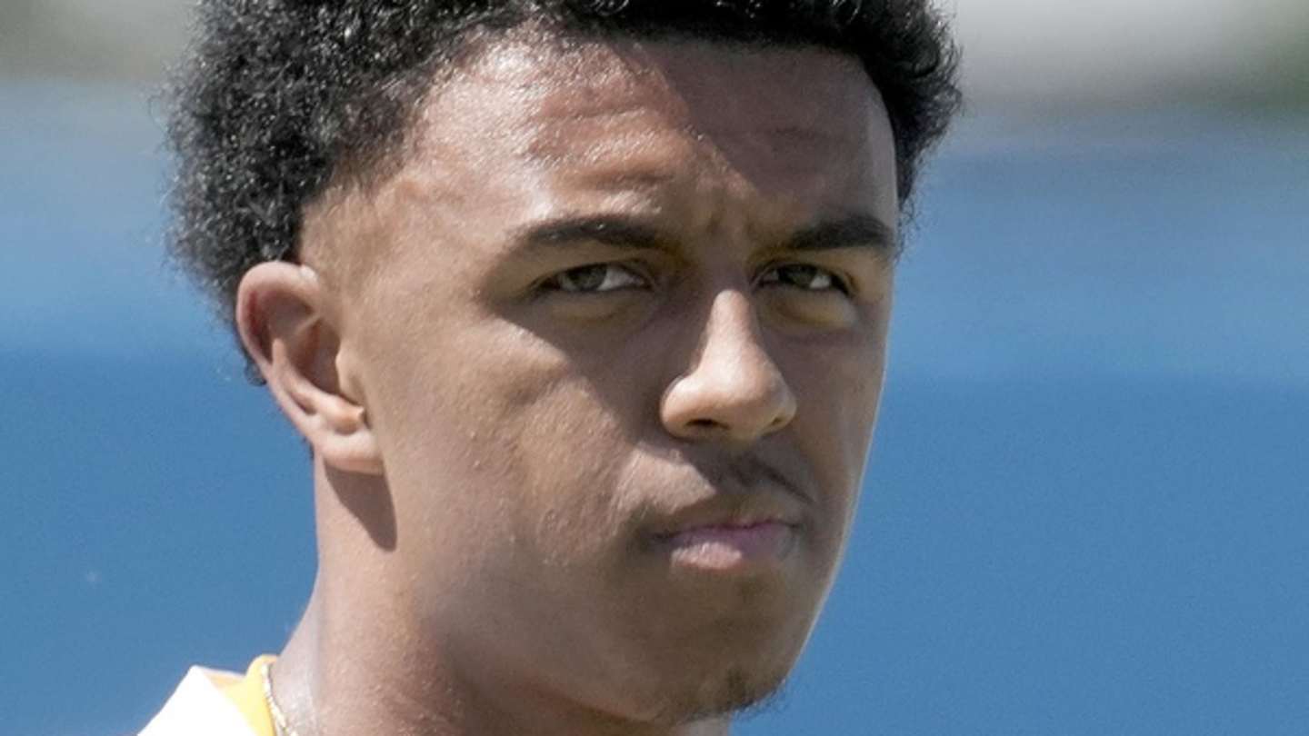 Chargers News: Watch Stone Smartt's Epic Juke for First Career ...