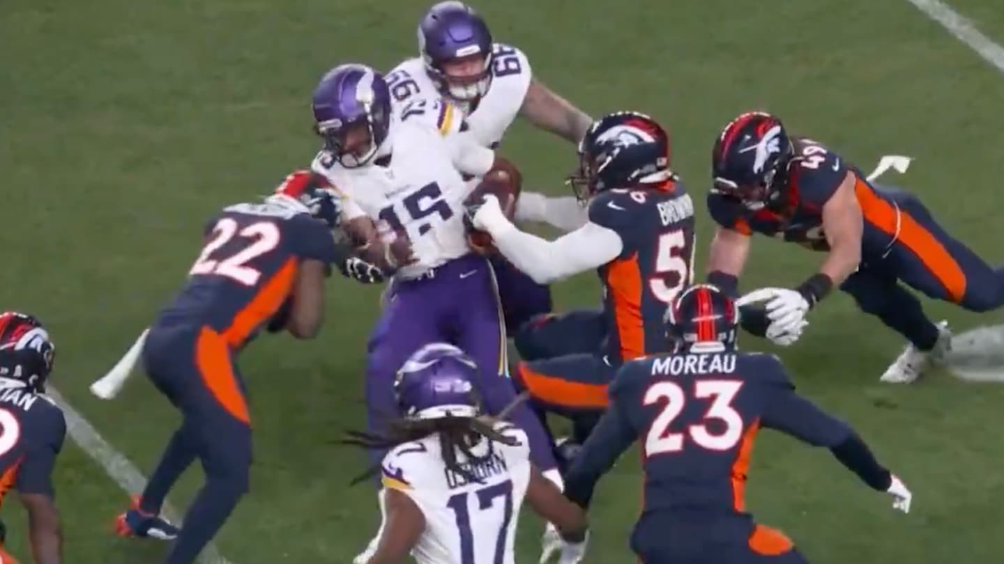 Broncos’ Kareem Jackson Seemed to Get Away With a Very Dirty Hit ...