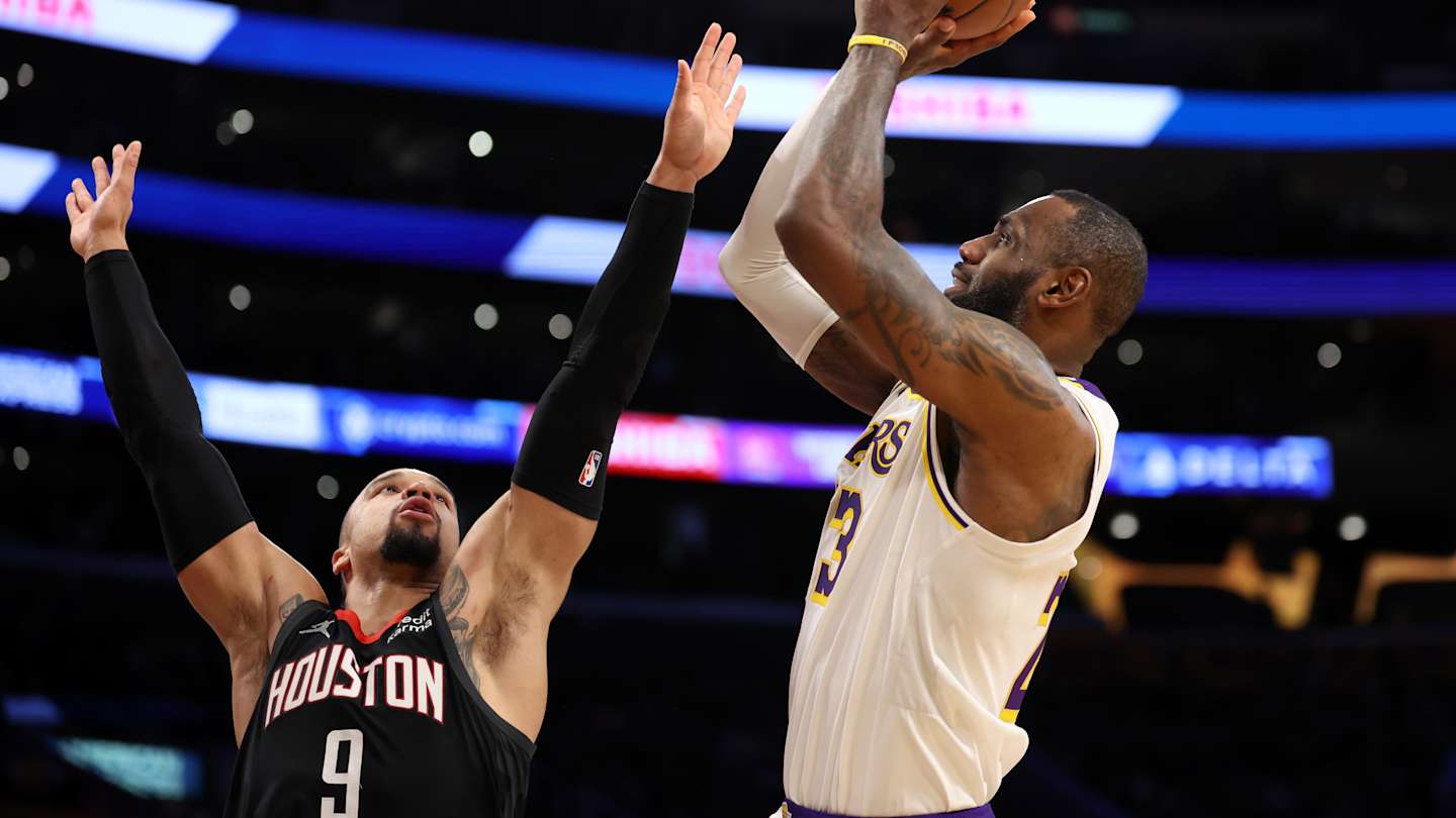Houston Rockets Drop Fourth Consecutive Road Game in Loss to Los ...