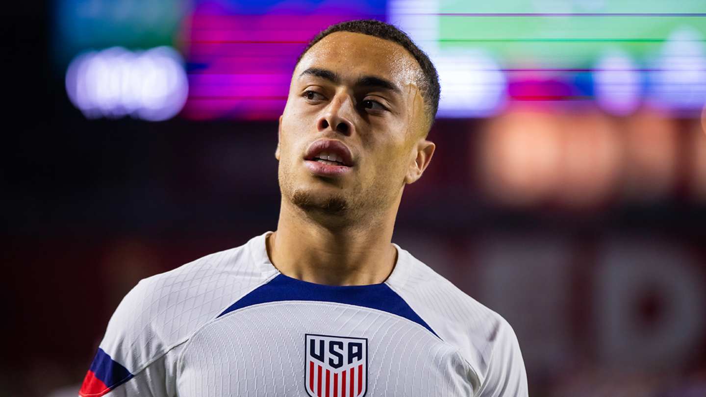 USMNT’s Sergino Dest Sent Off After Receiving Two Yellow Cards in 20 ...