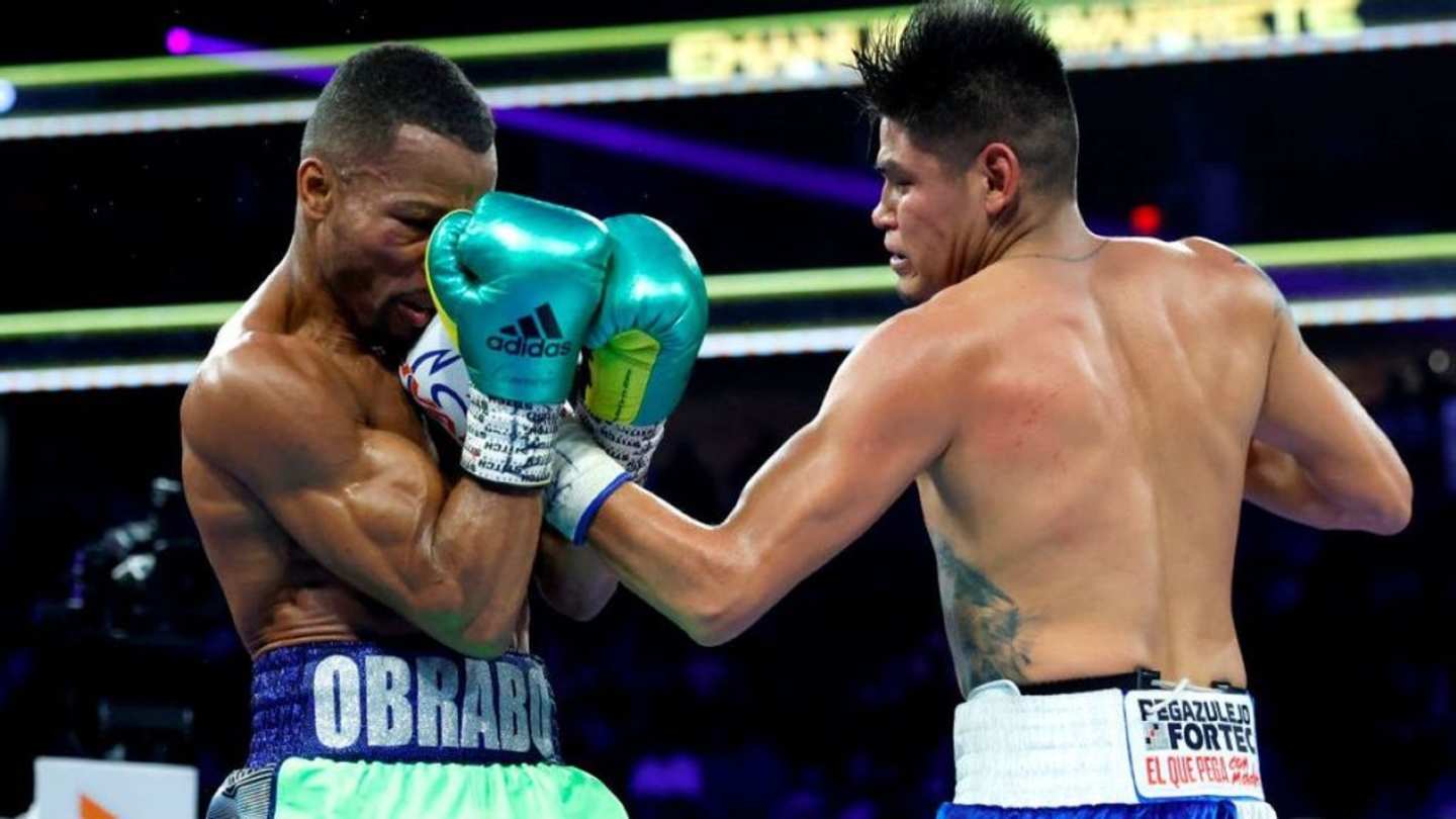 Emanuel Navarrete Retains His Title By A Majority Draw With Robson ...